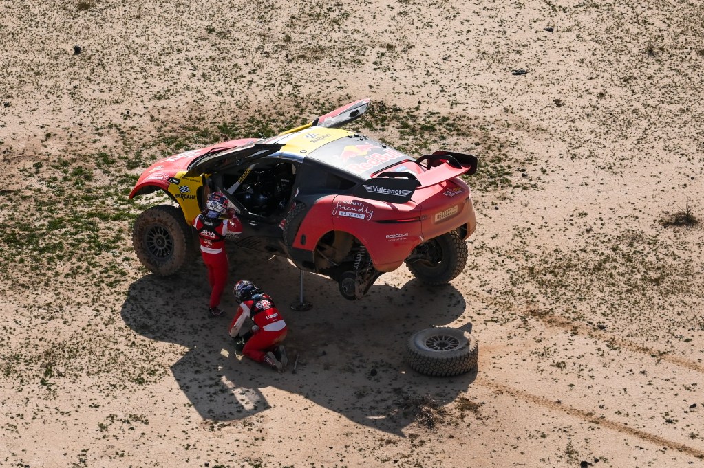 Dakar Rally - Stage 1: crashes and punctures