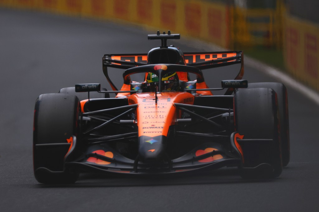 Oscar Piastri crashes on way to 2026 Australian Grand Prix grid